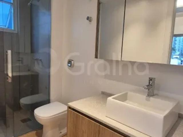 Apartamento a venda tem 96 metros quadrados com 3 quartos em Centro Florianópolis SC