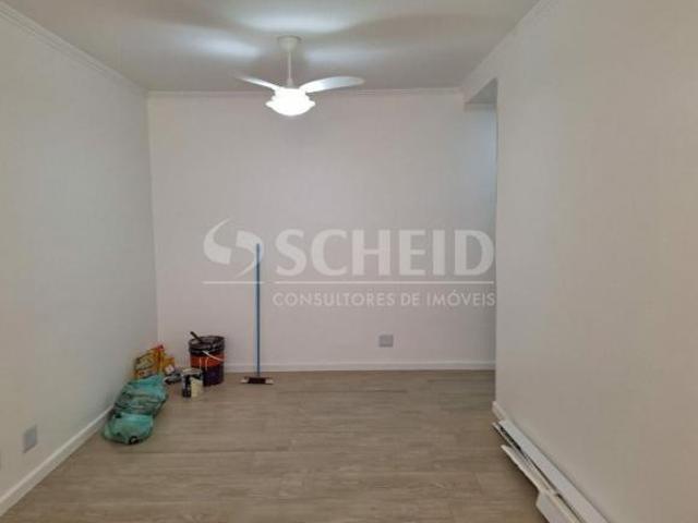 Apartamento A Venda Térreo reformado aceita pet esta locado com renda vila Sta. Catarina