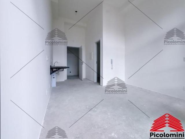 Apartamento a venda tipo Studio na Vila Mariana, 1 quartos, 1 banheiro, sacada, a 700 metros do metr