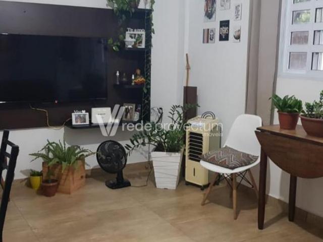 Apartamento à VENDA todo reformado 2 dormitórios andar baixo garagem cob