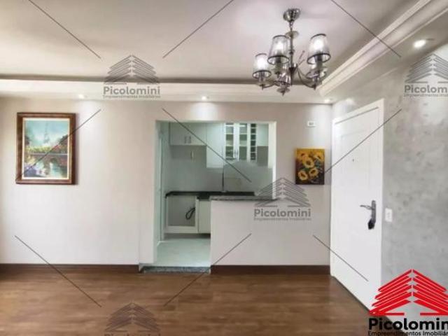 Apartamento à venda, vago, 52 m2, Vila Santa Clara / Vila Prudente, 2 dormitórios com armários, cozi