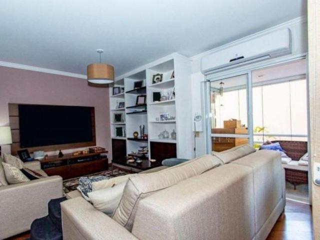 Apartamento à venda, varandas na sala e nas suítes fechadas com vidro, hall social privativo Cerquei