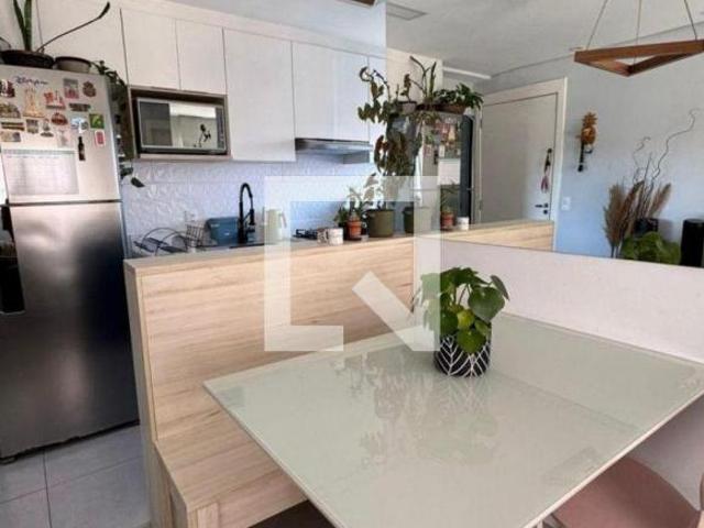 Apartamento à Venda Vila Carmosina, 2 Quartos, 40 m2