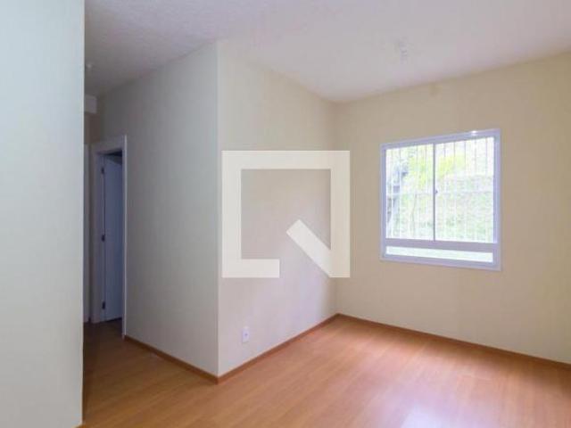Apartamento à Venda Vila Carmosina, 2 Quartos, 42 m2