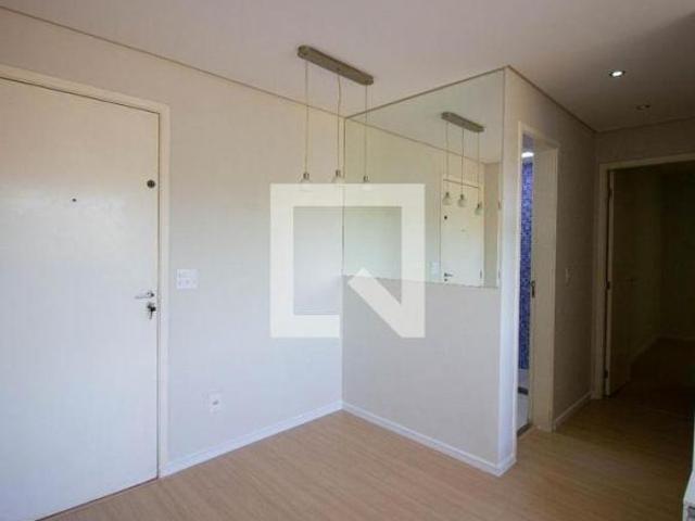 Apartamento à Venda Vila Carmosina, 2 Quartos, 47 m2