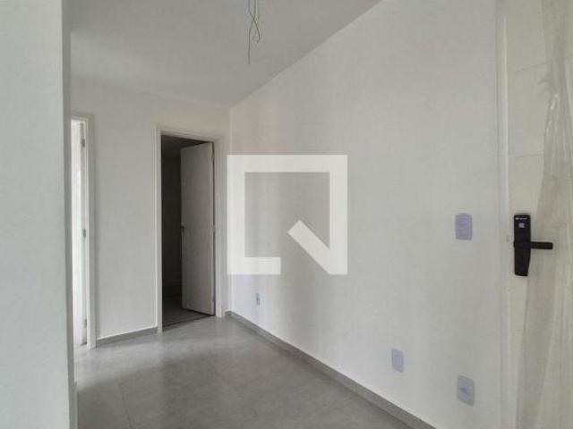 Apartamento à Venda Vila América, 2 Quartos, 70 m2