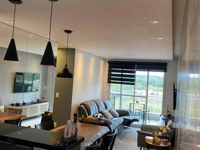 Apartamento à venda, Vila Guarani Z Sul, 2 dormitórios, 2 banheiros, varanda e 1 vaga de garagem