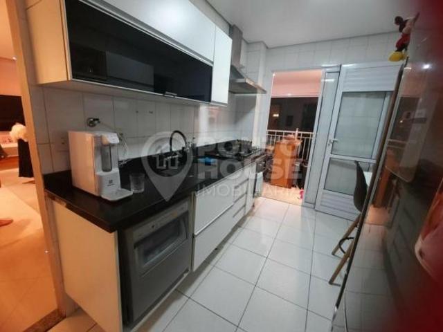 Apartamento à venda Vila Gumercindo 2 suítes, 2 vagas, varanda gourmet integrada