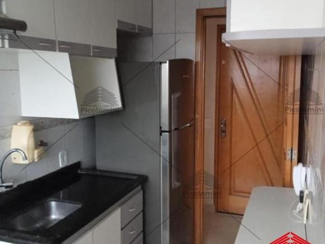 Apartamento à venda Vila Ema, 2 quartos, sala com sacada, móveis planejados, 1 banheiro, 1 vaga, 50m