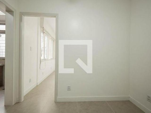 Apartamento à Venda Vila Ipiranga, 1 Quarto, 33 m² Porto Alegre