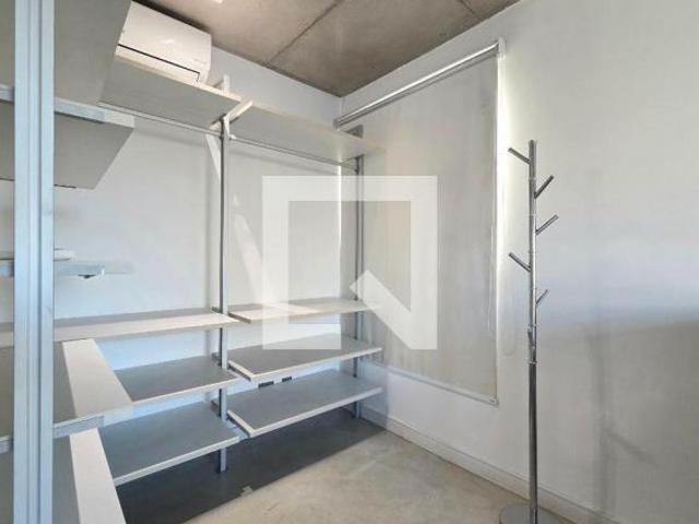 Apartamento à Venda Vila Olímpia, 1 Quarto, 75 m2