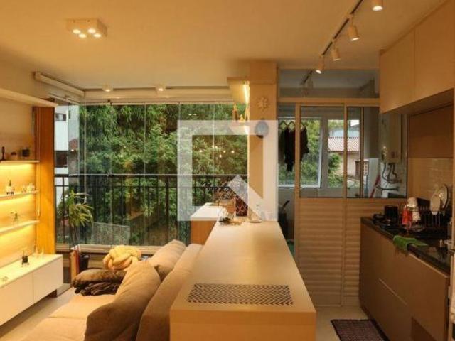 Apartamento à Venda Vila Pompéia, 2 Quartos, 60 m2