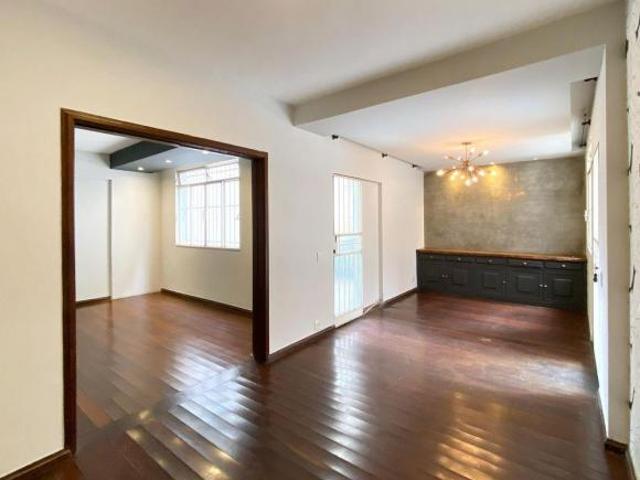 Apartamento à Venda Vila Paris, 3 Quartos, 303 m2