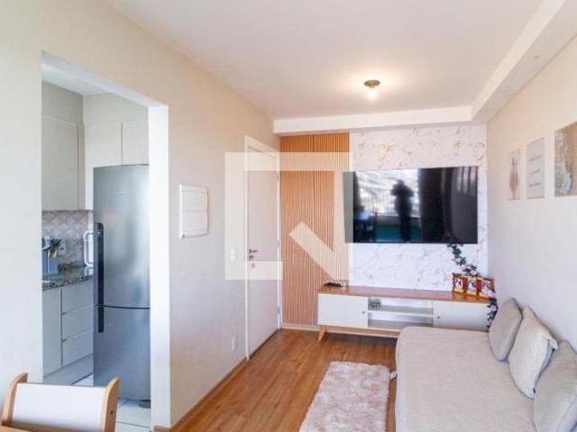 Apartamento à Venda Vila Yolanda, 2 Quartos, 48 m2