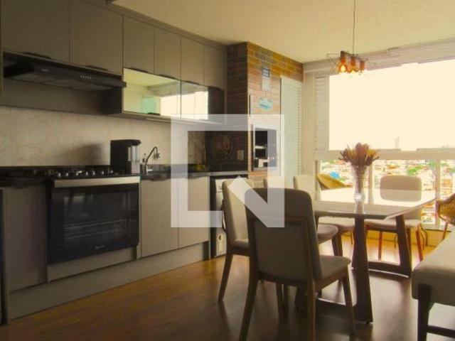 Apartamento à Venda Vila Yara, 3 Quartos, 75 m2