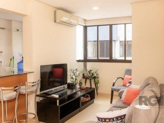 Apartamento a venda,02 dormitórios mobiliado na Cidade Baixa,61m² privativos