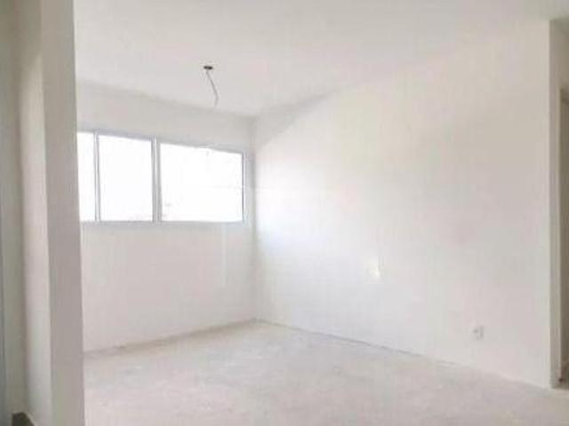 Apartamento à venda, 02 quartos, sacada, 01 vaga de garagem, 180 metros da Radial, 52 m² por R$ 350