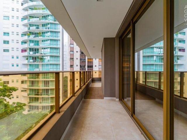 Apartamento à Venda, 03 Suítes, 03 Vagas, Churrasqueira Gourmet, Água Verde, Curitiba