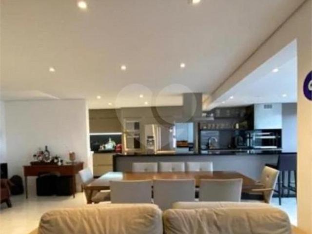 APARTAMENTO À VENDA 140 m² COM 3 QUARTOS 3 SUÍTES 2 VAGAS NA ACLIMAÇÃO