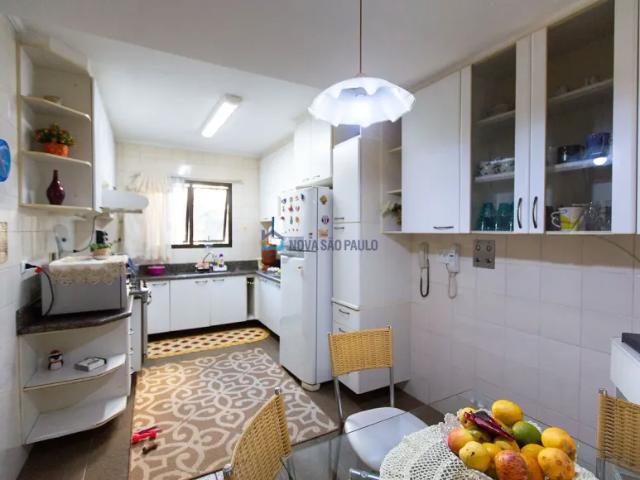 Apartamento à venda, 142 m² com 3 dormitórios e 2 vagas no Jardim da Saúde