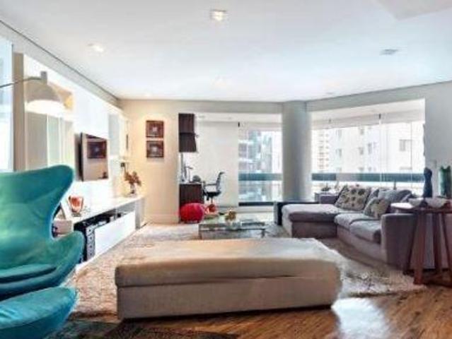 Apartamento à Venda 145 m² com 3 Quartos, 1 suíte, 2 vagas de garagem por R$ 3.500.000,00 Itaim