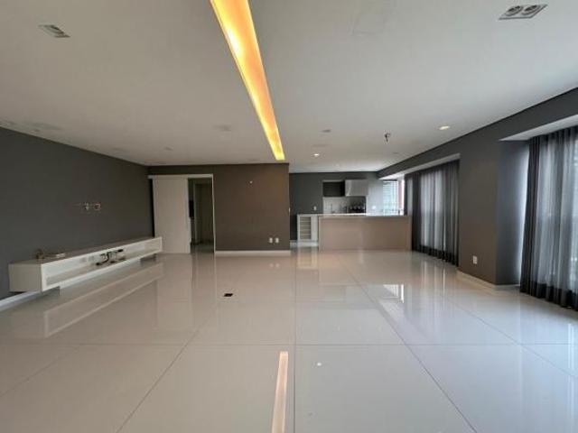 Apartamento a venda 161 m² com 3 suítes, 4 vagas com depósito em Vila Romana