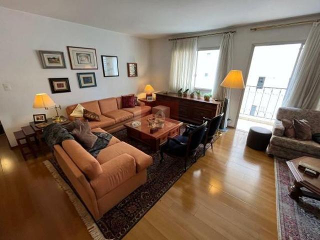 Apartamento à venda 161m² 4 quartos 2 suítes Ambientes integrados 3 vagas
