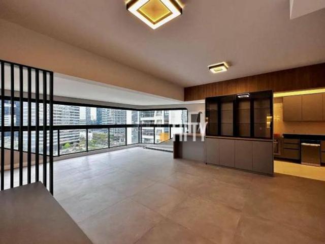 Apartamento à venda e locação, 162m², 3 suítes, 3 vagas e depósito Chácara Santo Antônio SP