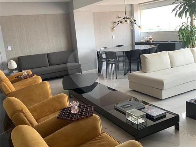 APARTAMENTO À VENDA 127 m² COM 2 QUARTOS 2 SUÍTES 3 VAGAS