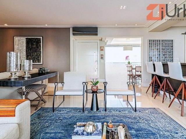 Apartamento à venda 139m², 4 dormitórioss, 3 vagas próximo ao Terminal Lapa