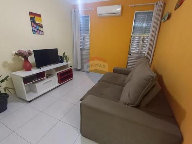 Apartamento à venda 1 dorm reformado a 2 quadras da praia das Astúrias por 325 mil, no Guarujá, SP