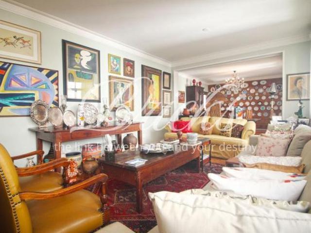 APARTAMENTO A VENDA 240M² COM 4 DORMITORIOS, SENDO 1 SUITE