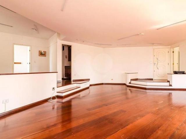 APARTAMENTO À VENDA 245 m² COM 4 DORMITÓRIOS 3 SUÍTES 4 VAGAS NA ACLIMAÇÃO