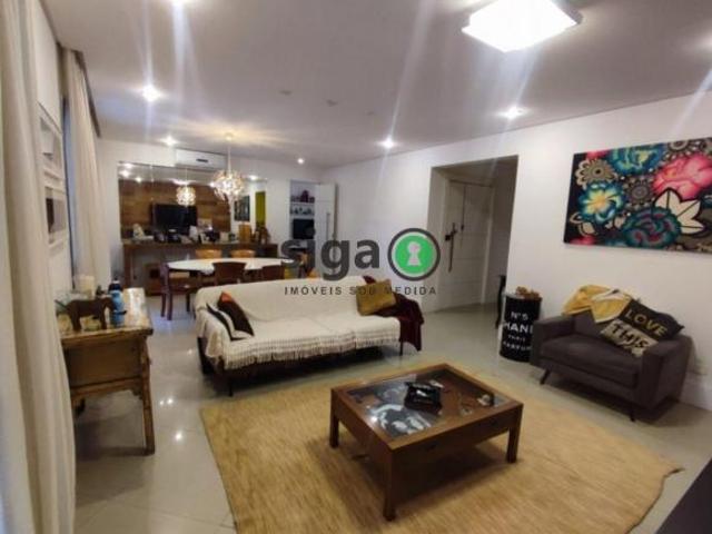 Apartamento à venda, 210m2 com 3 suítes e 4 vagas no Portal do Morumbi