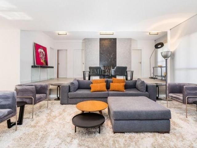 Apartamento à venda, 223 m² por R$ 2.250.000,00