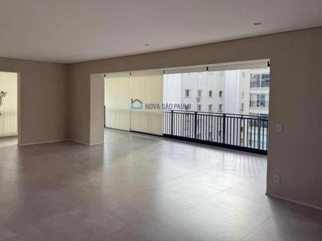 Apartamento à venda, 226m², 3 Suites, 4 vagas