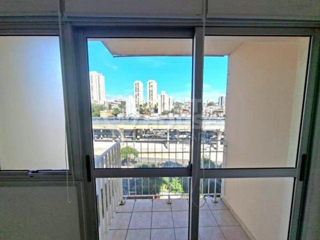 Apartamento à venda, 2 dorm 1 vaga, Cond. Jardim Aeroporto perto da linha Ouro