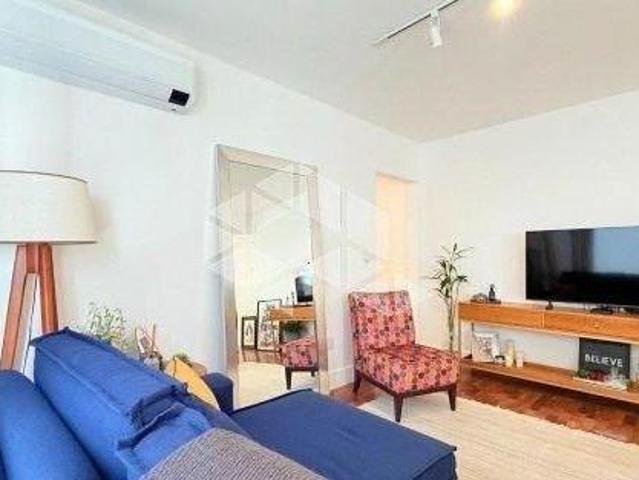 Apartamento à venda, 2 dormitórios, 1 vaga e elevador no bairro Auxiliadora Porto Alegre / RS