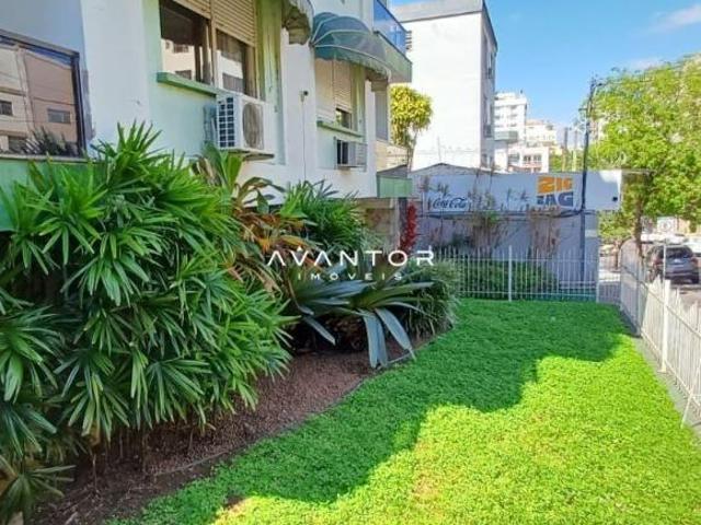 Apartamento á venda, 2 dormitórios, 1 banheiro, garagem no centro de Santa Maria