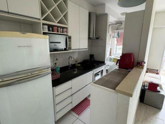 Apartamento à Venda 2 Dormitórios, 1 Suíte, 1 Vaga de Garagem Coberta