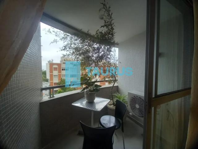 Apartamento à venda, 2 dormitórios, 1 suite, 2 vagas, 74 m², Moema