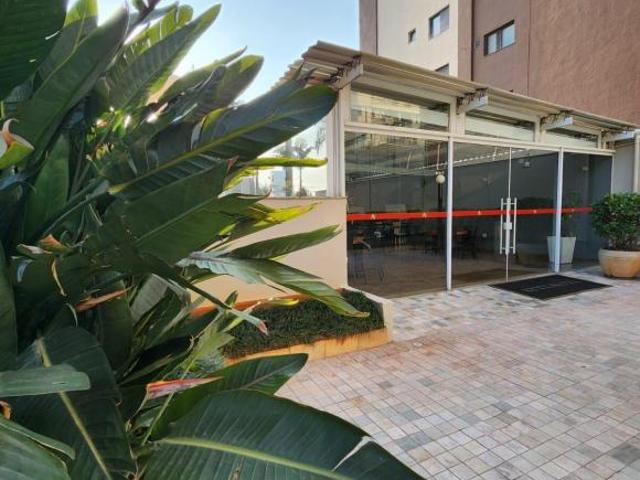 Apartamento á Venda / 2 Dormitórios / 2 Vagas / 70m²