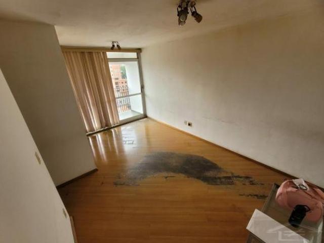 APARTAMENTO À VENDA 2 DORMITÓRIOS