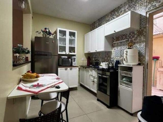 Apartamento à Venda – 2 Dormitórios com Suíte e Garagem | Região Central – Pelotas/RS
