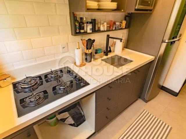 Apartamento à venda, 2 dormitórios e 1 vaga, mobiliado, na Chácara Inglesa
