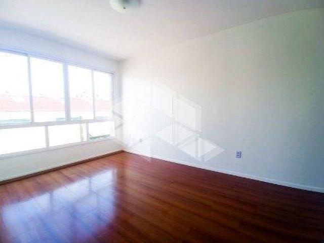 Apartamento à venda, 2 dormitórios e vaga no Passo da Areia Porto Alegre/RS