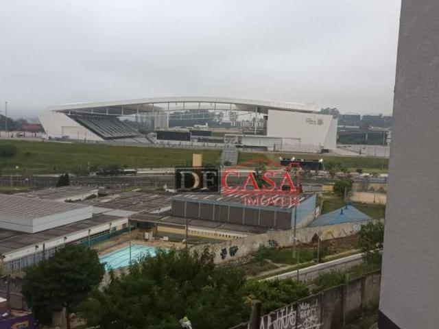 Apartamento á venda  2 dormitórios e vaga. Próximo ao metro Itaquera R$ 265.000. Vista para o estadi