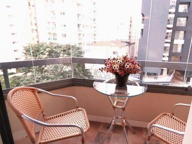 Apartamento a venda, 2 dormitórios, sendo 1 suíte, próximo ao Metrô Vila Mariana