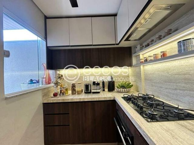 Apartamento à venda, 2 quartos, 1 suíte, 1 vaga, Loteamento Portal do Vale II Uberlândia/MG