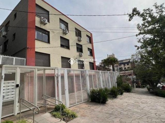Descubra este excelente apartamento à venda no Edifício Montebelo, localizado em Petrópolis, Porto A